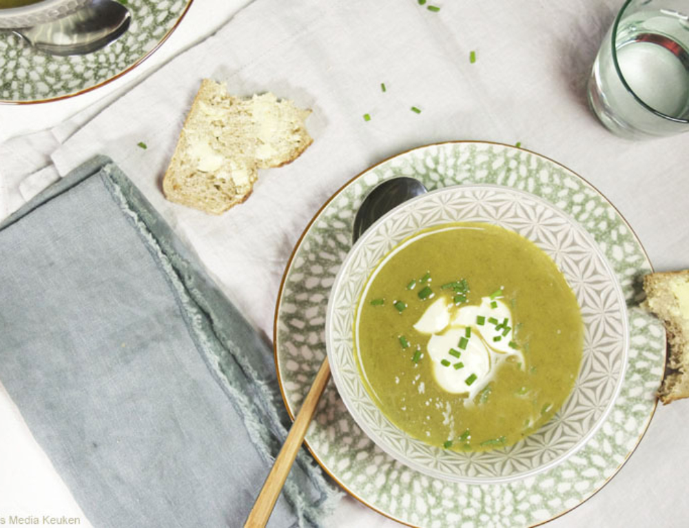 Pompoen-tomatensoep met peterselie­yoghurt ⋆ Marijke Sterk